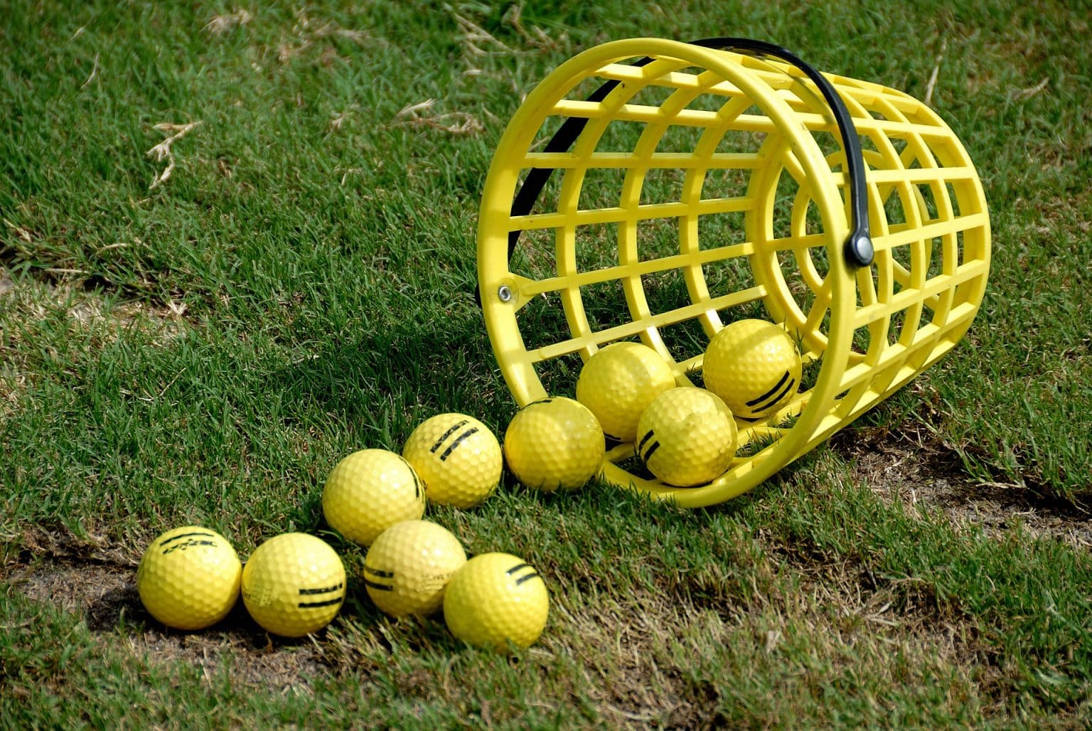 What Are Refinished Golf Balls? Save Big on Pro Performance