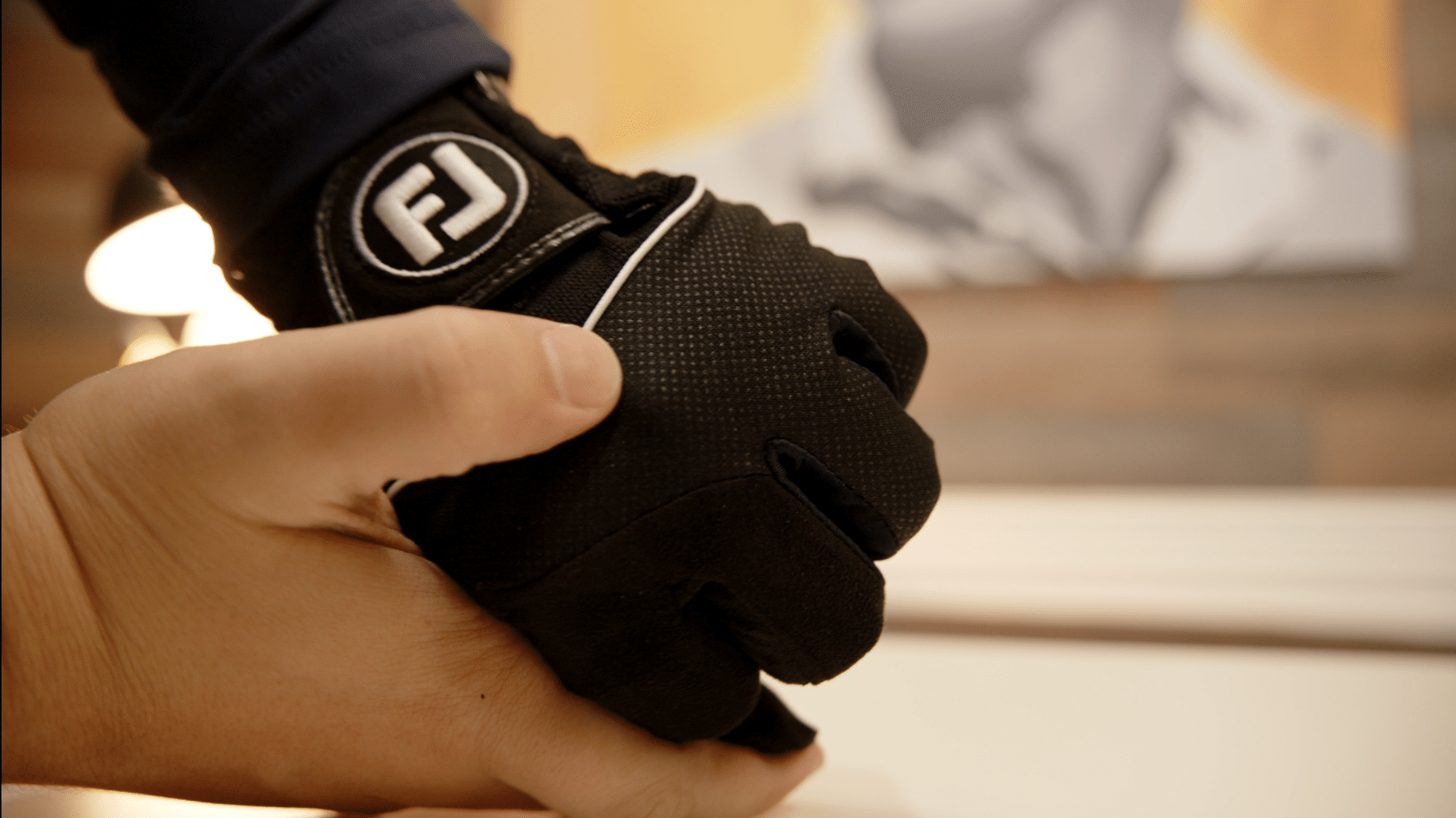 FootJoy Men's RainGrip Golf Gloves Review: Is it REALLY the Best Golf ...